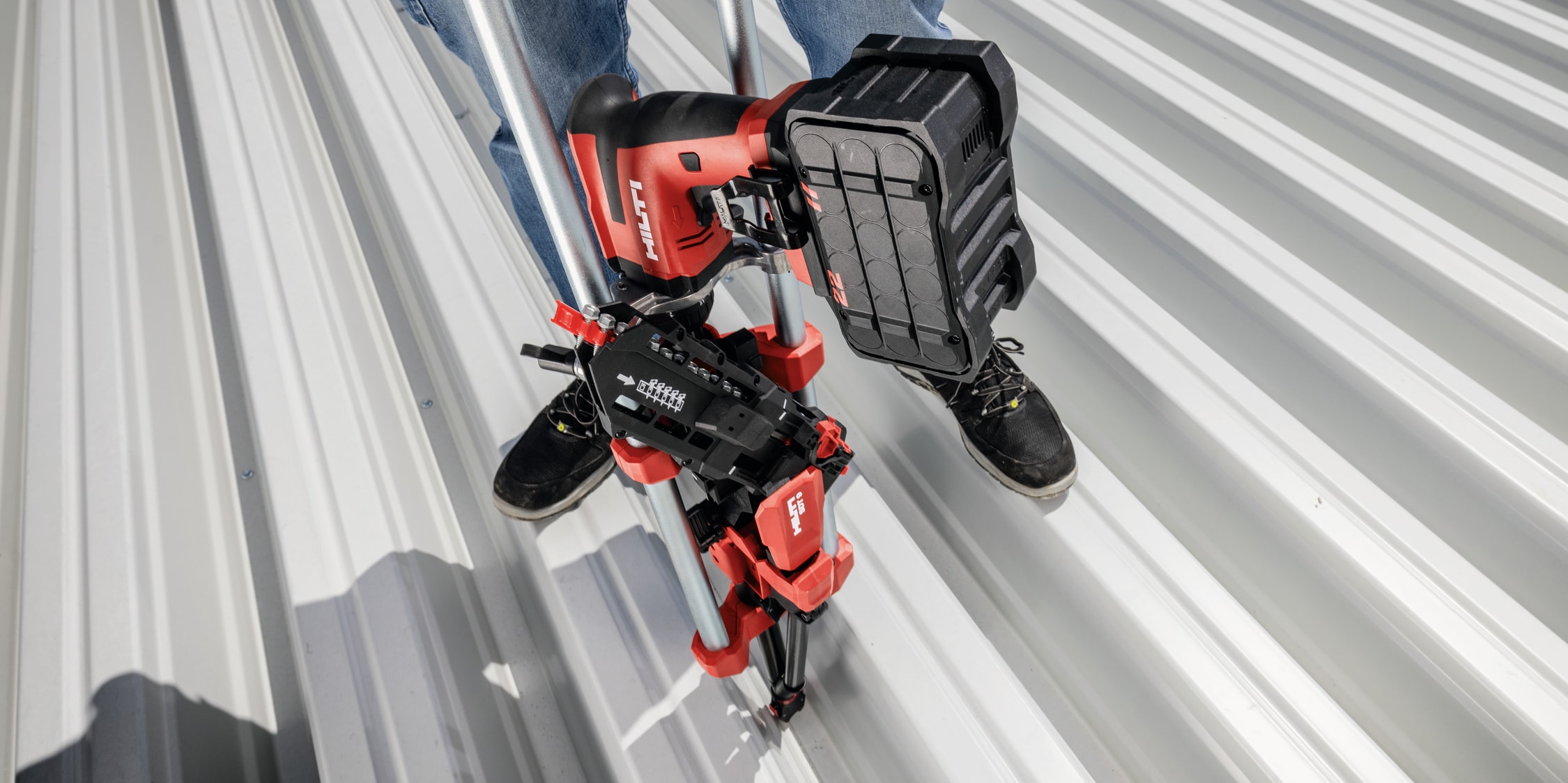 Befestigung von Dach- und Wandsystemen - Hilti Deutschland